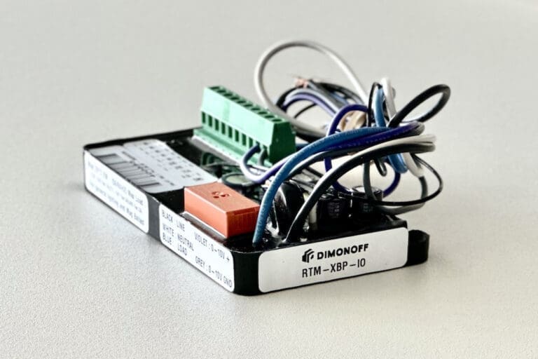 Smart Wireless Lighting Nodes for Smart Cities